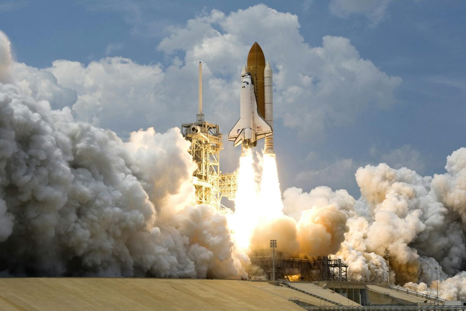 How the Soviet Buran shuttle flew once, landed itself perfectly, and ...